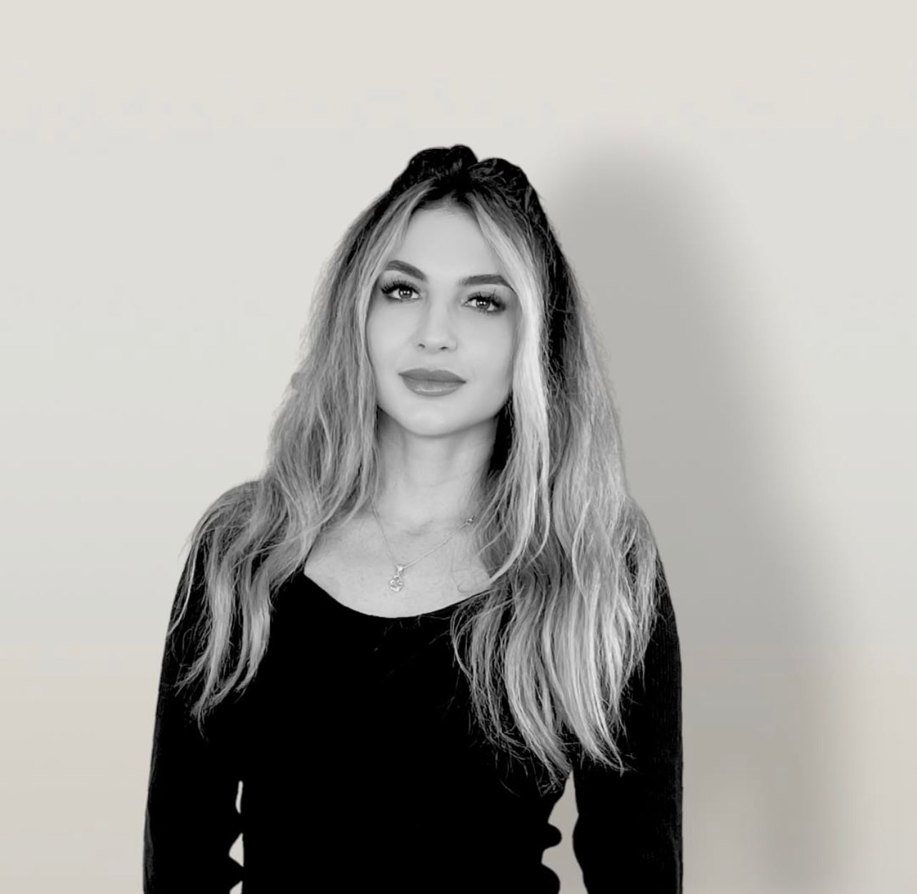 Yuliya Kristutis | Elegant Smiles Dental Implant Centre | Dentist in ...